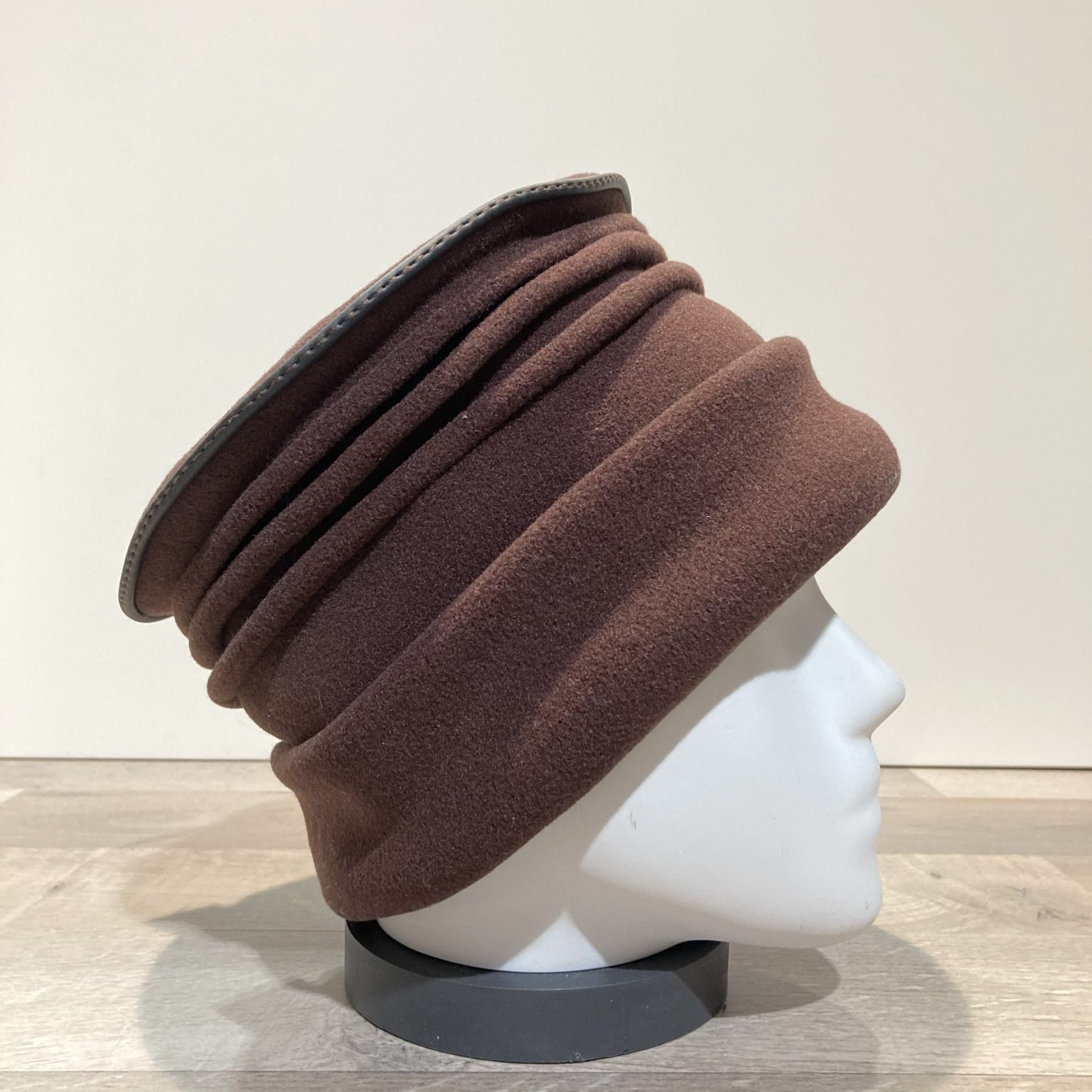 Toque polaire marron foncé - Kausia